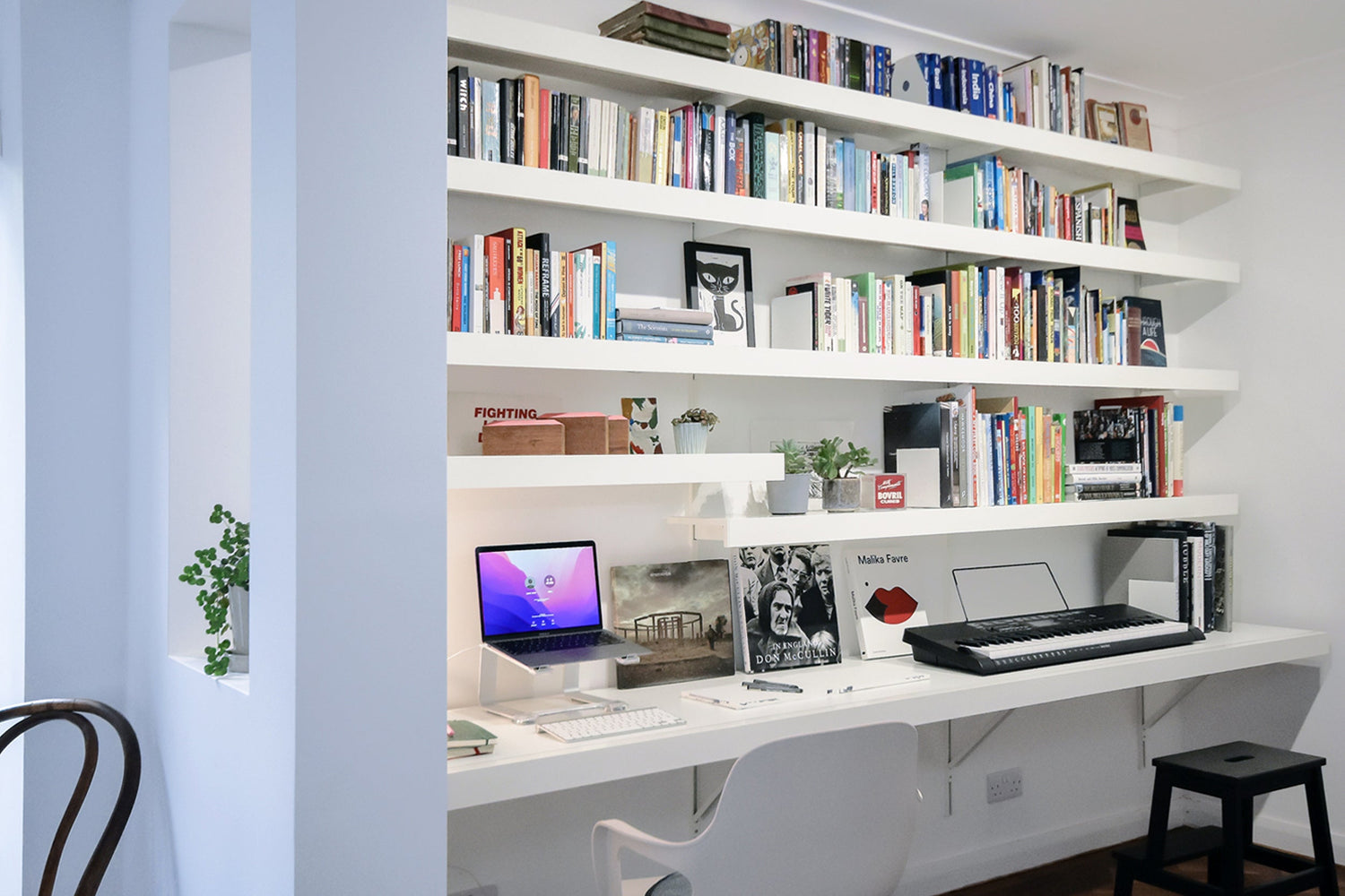 Floating wall desks | Looking for the best home office design? – ON&ON